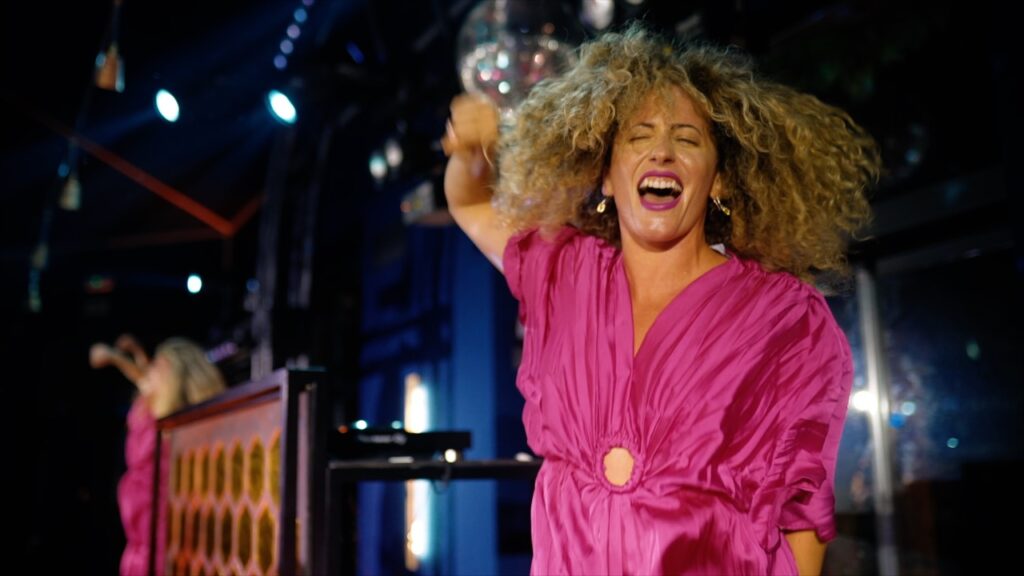 Crazy Ladies | Laraland experience